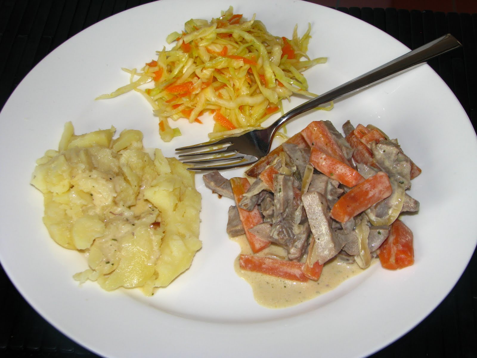 Tiesiog tobula ...: Kiaulienos liežuvis baltame padaže