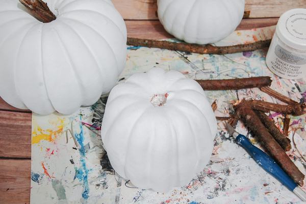 How to Make Inexpensive Faux Pumpkins Look Impressively Real | Little ...