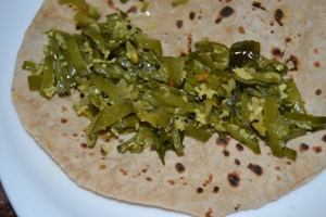 Vaniensamayalarai: Pulka Fulka (Indian soft bread) with broad beans
