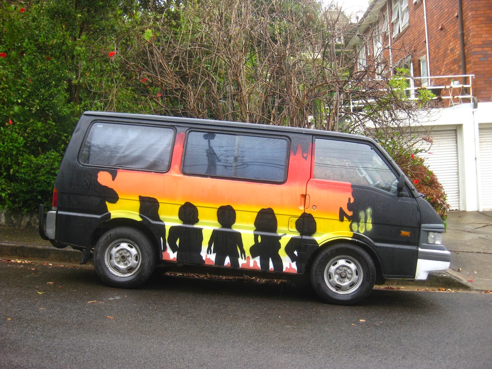 Aussie Old Parked Cars: 1998 Mazda E2000 Van - Custom paint job