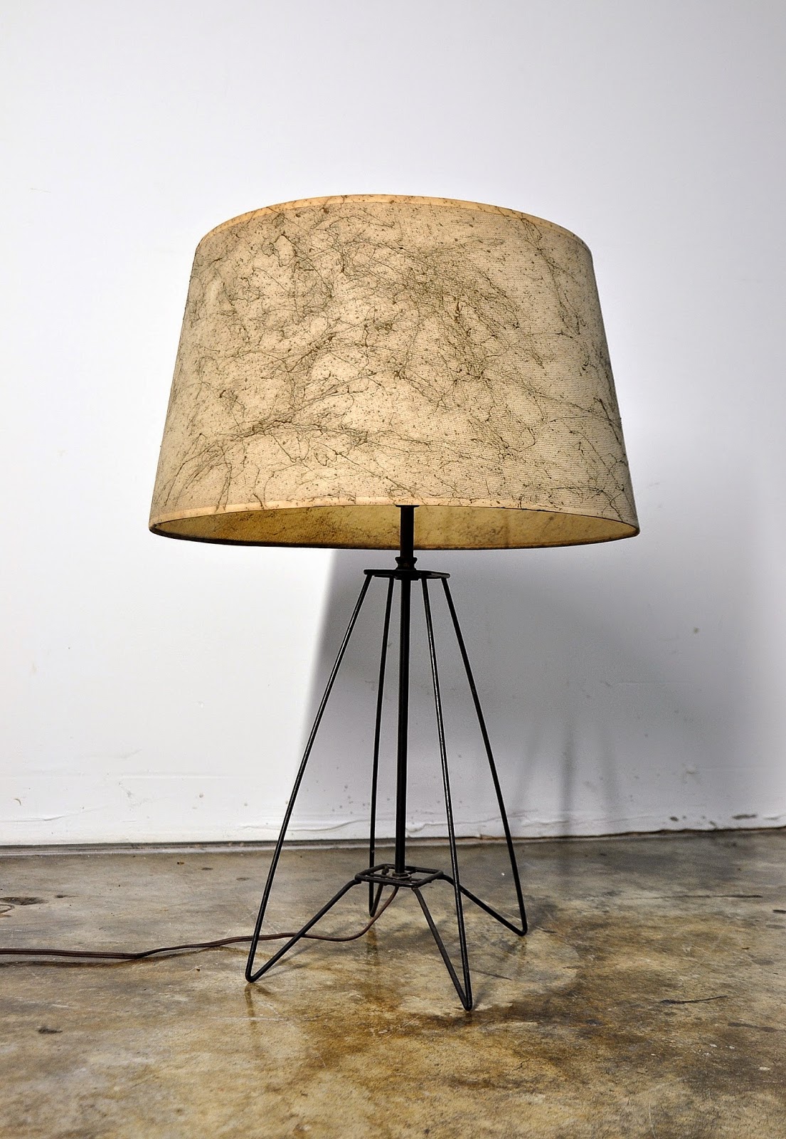 SELECT MODERN: Mid-Century Modern Wire Table Lamp