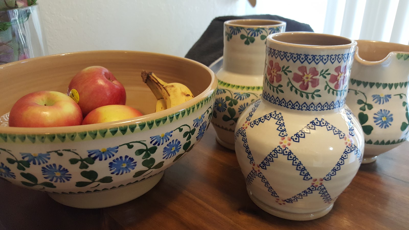 CAKE BUNNY: Nicholas Mosse