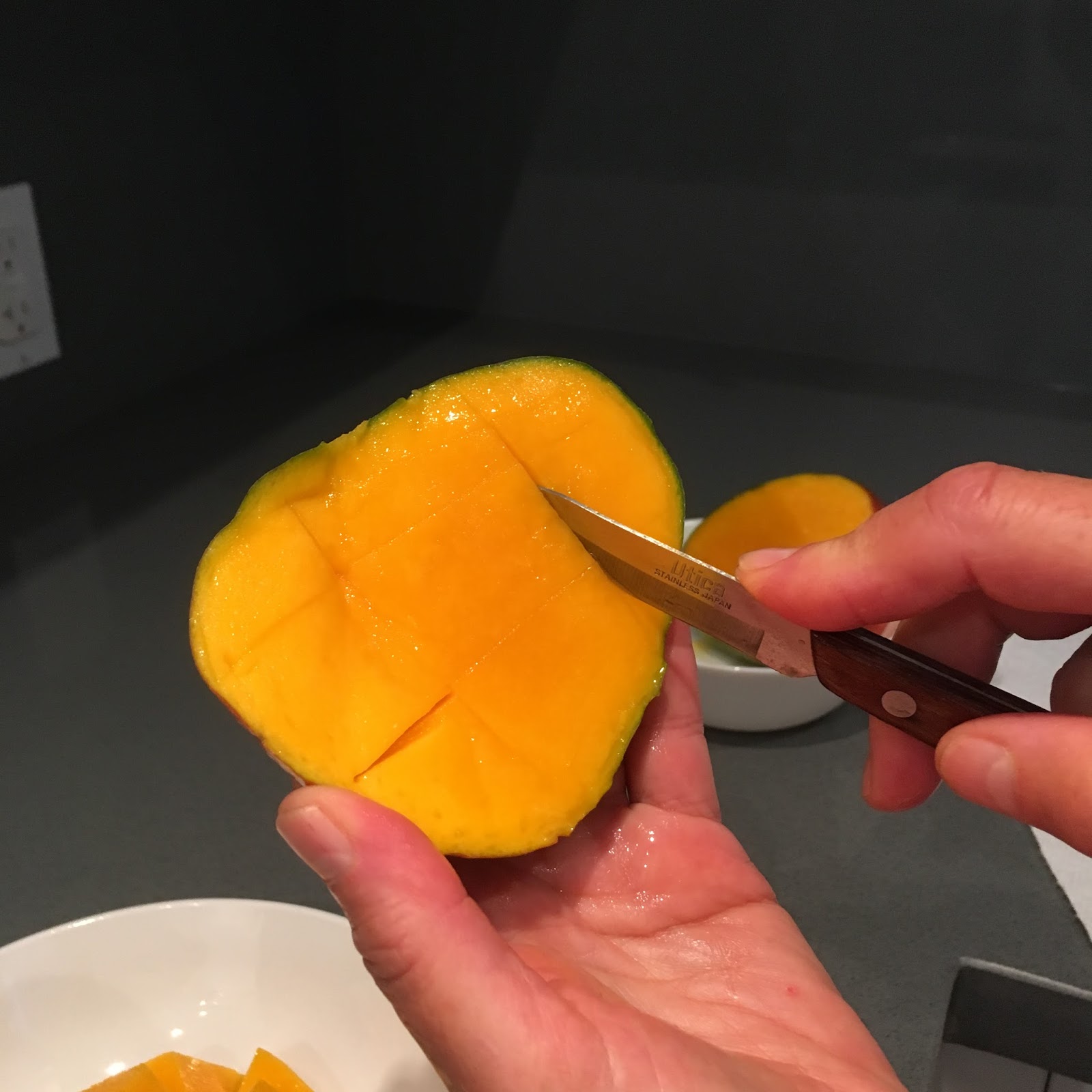 Gluten Free A-Z : How to Slice a Mango the Easy Way