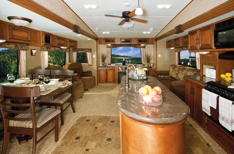 Find Perfect Motorhome: Winnebago Motor homes – Take a tour with luxury ...