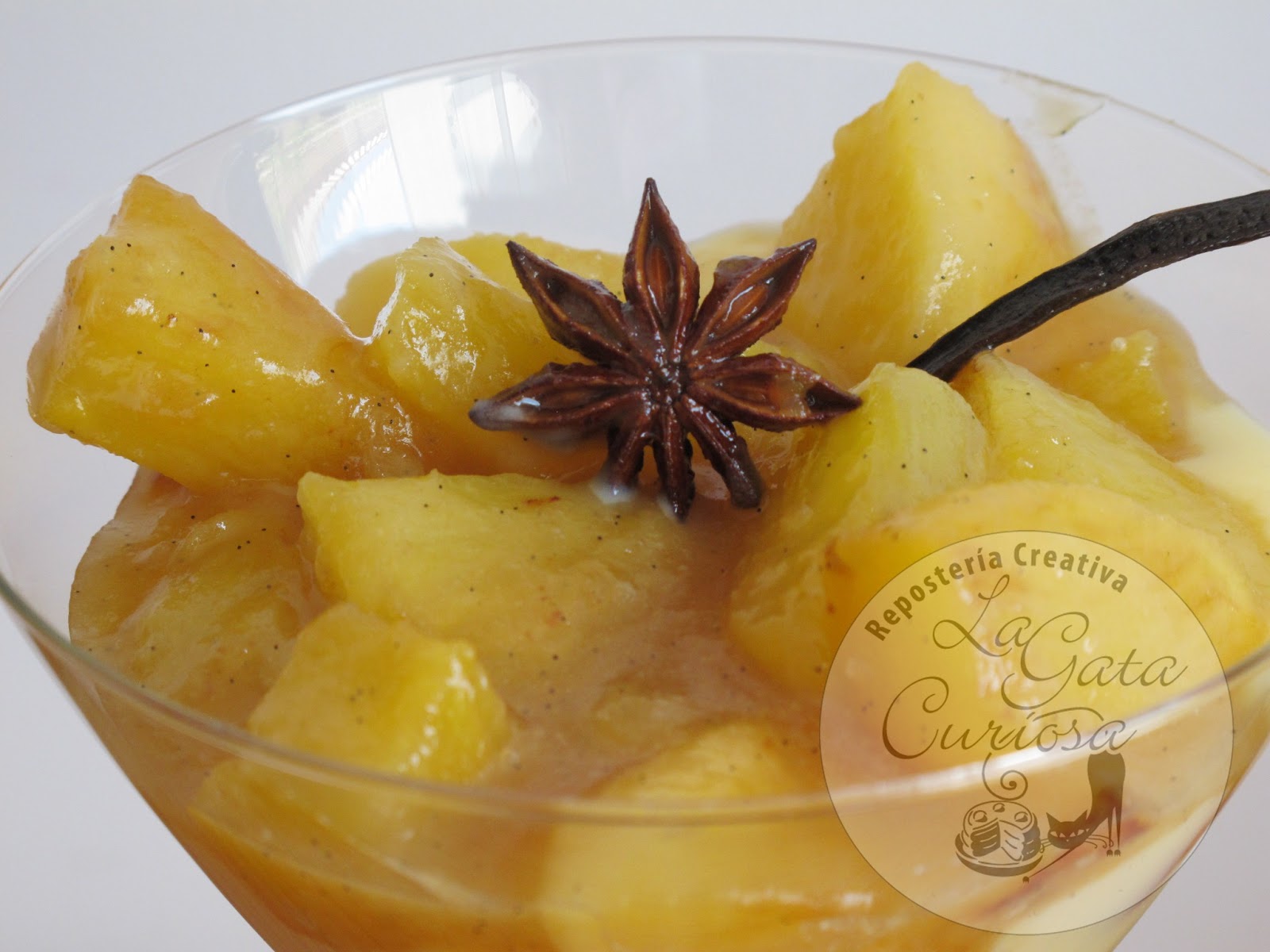 La Gata Curiosa: NATILLAS A LA VAINILLA CON FRUTA SALTEADA