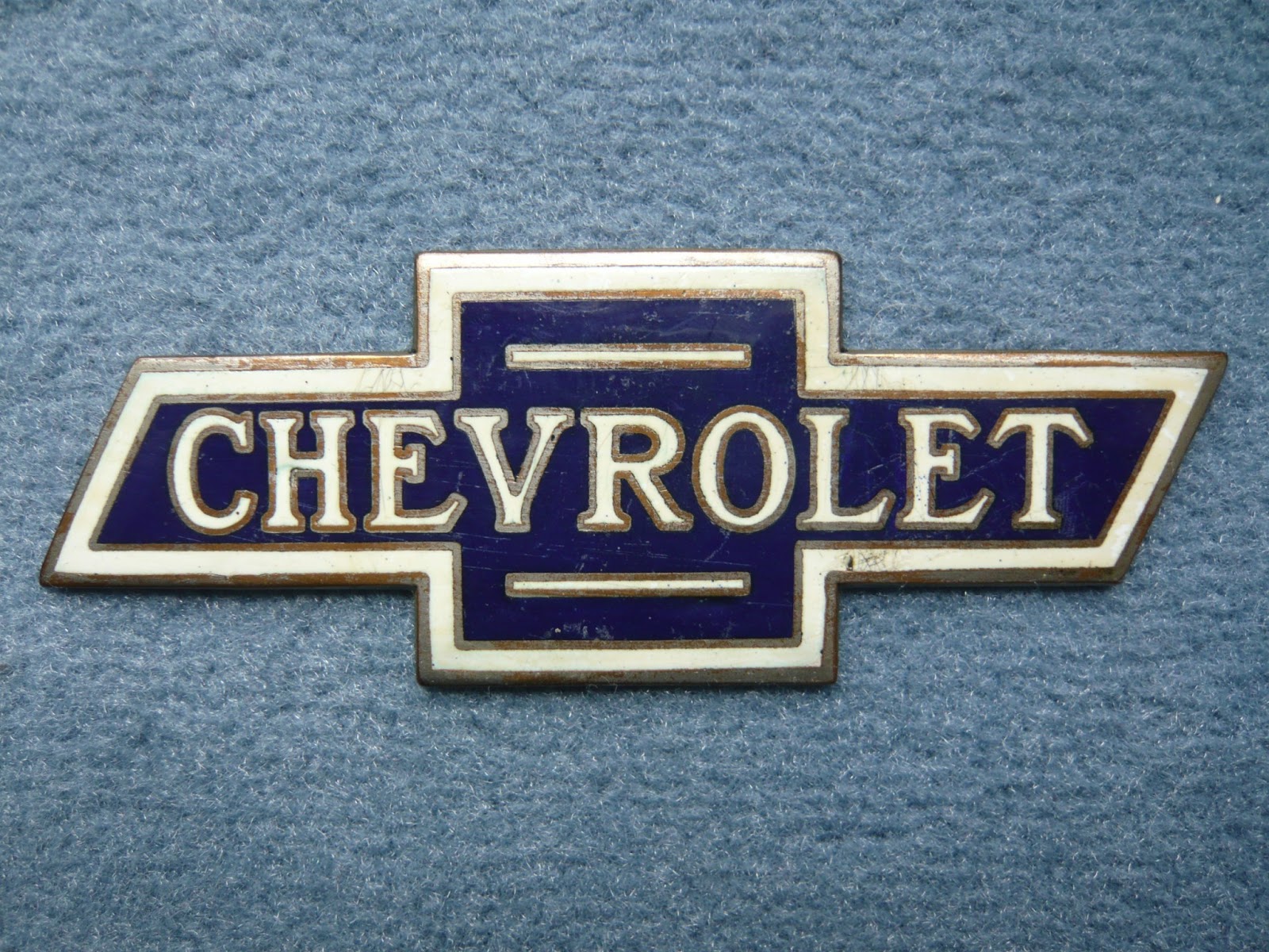 RadiatorEmblems: April 2013