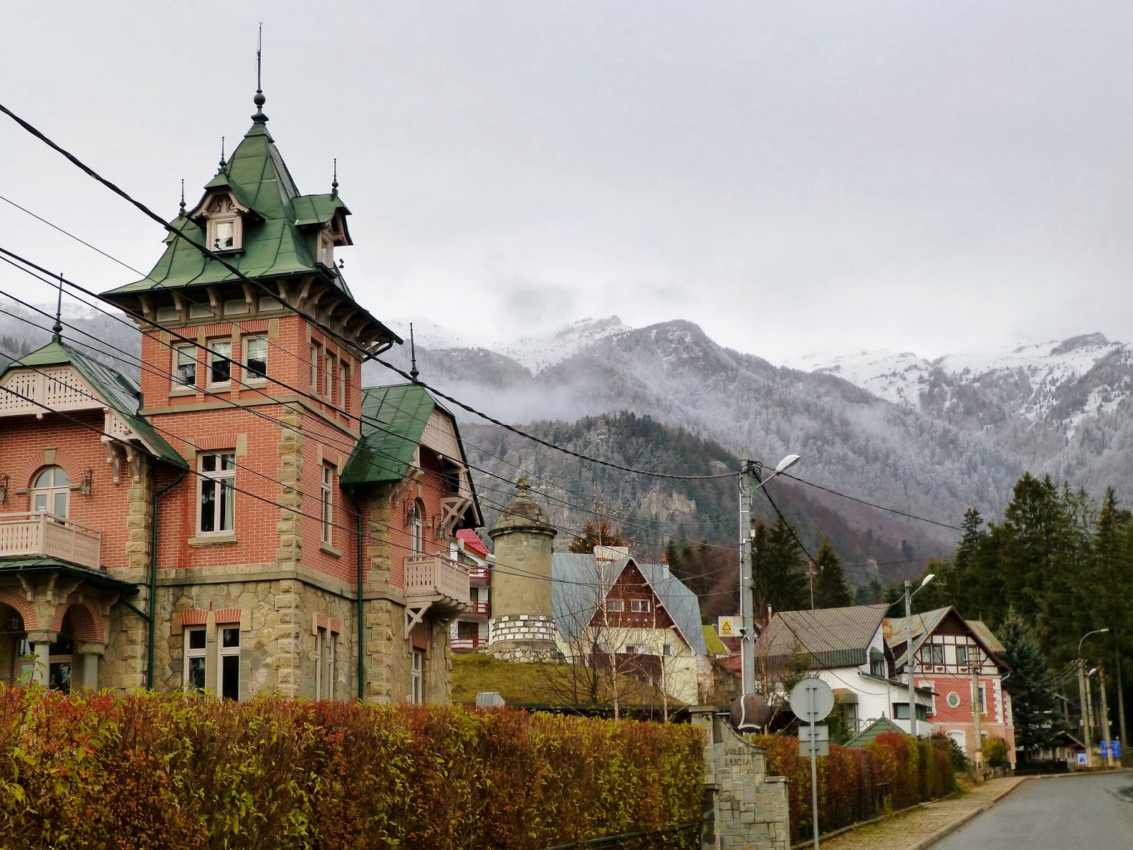 Romanian Travels - 2013: Day 3 - Bucharest to Sinaia (by train)