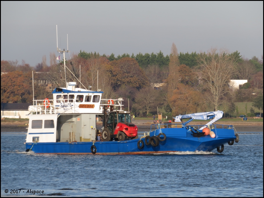 LES FERRIES ET COURRIERS DE FRANCE: Barge Béluré - Bateaux-bus du Golfe