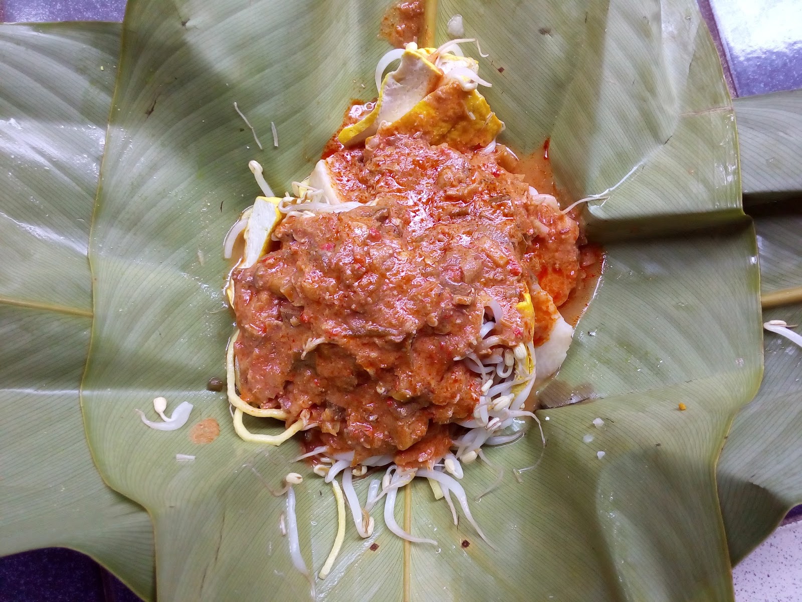 astrid.prasetya: Makanan Tradisional Khas Bogor - Toge Goreng Ibu Hj. Omah