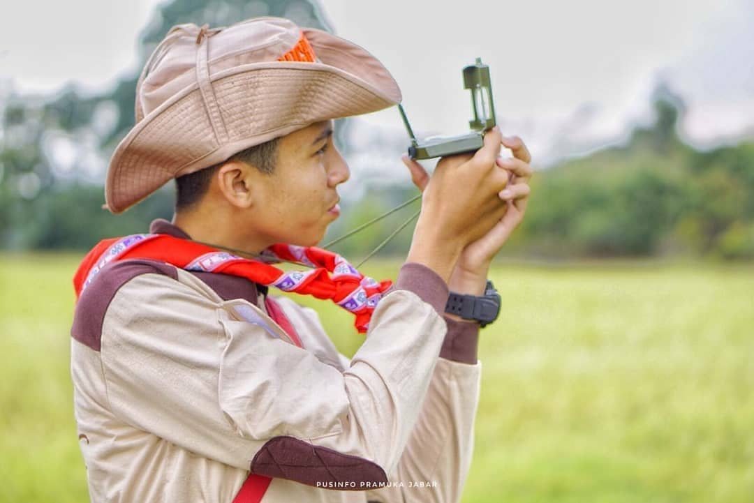 Cara Menggunakan Kompas Pramuka - Perumperindo.co.id