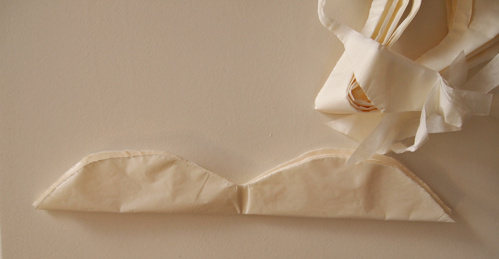 The Busy Woman and the Stripy Cat: How to make paper pom pons ~ Como ...