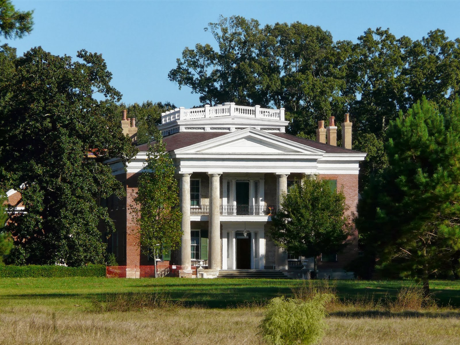 VIVA LA VITA: Antebellum architecture at the Mississippi river