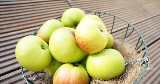 Harvesting Apples in October! | Grow Your Own Veg Blog. Gardening and ...
