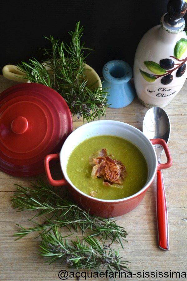 acqua e farina-sississima: crema di fave speziata con guanciale croccante