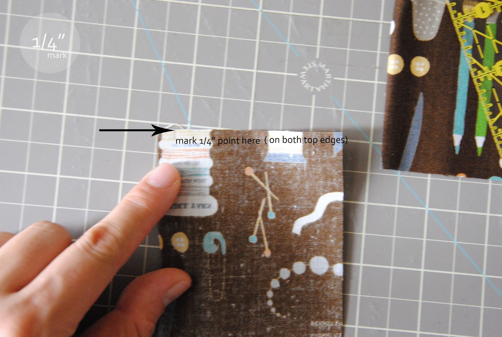 1/4" mark: Tutorial: the triangle pouch