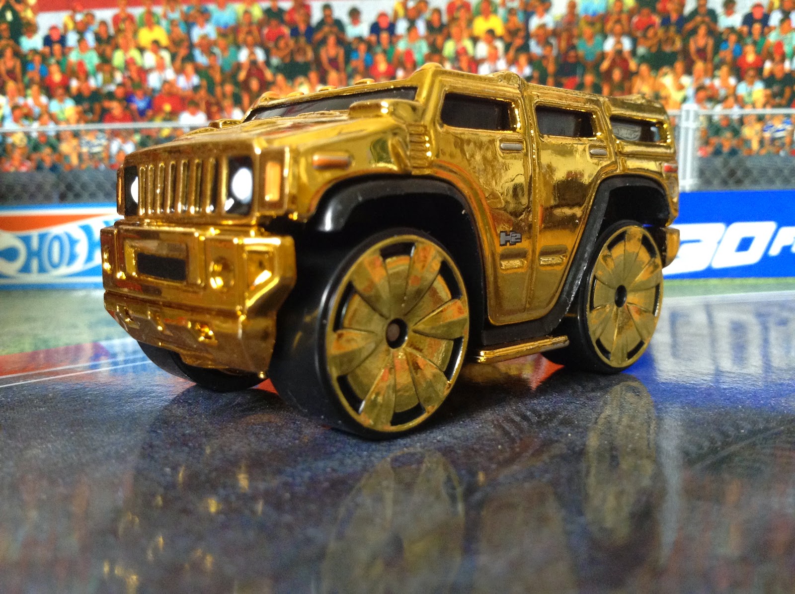 JULIAN'S HOT WHEELS BLOG: Kmart Mail-In Exclusive Gold Blings Hummer H2