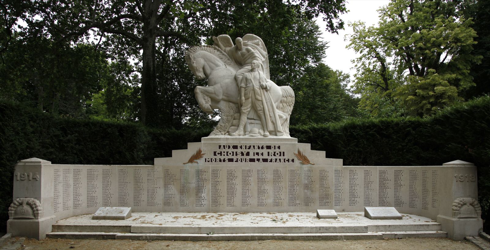 SABOTS DE BRONZE: 323 - Monument aux morts - Choisy-le-roi