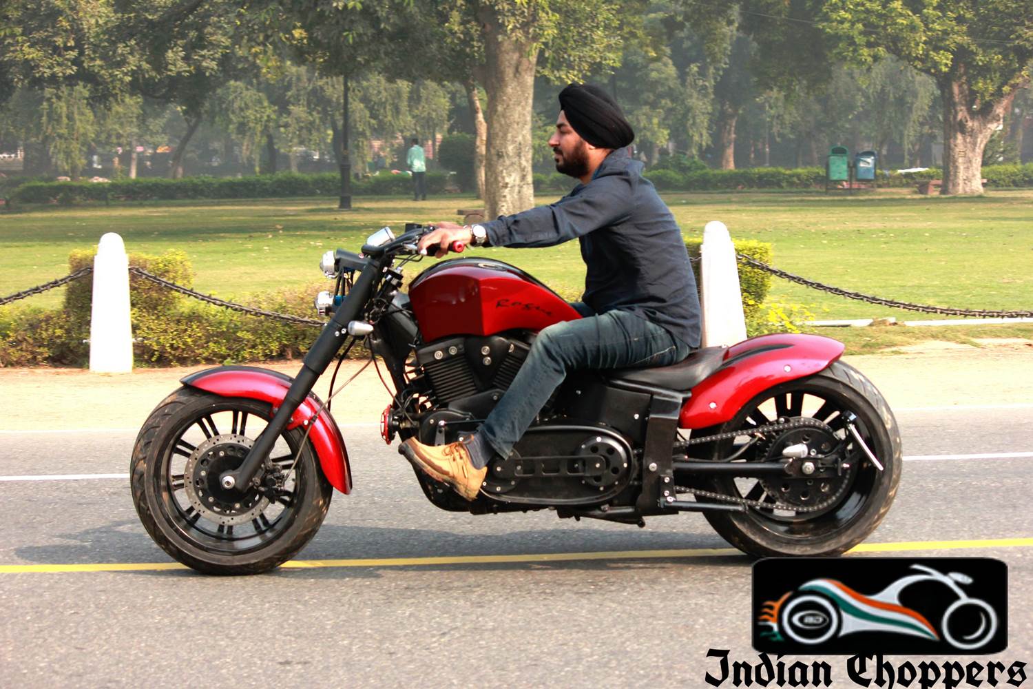 Rouge with dummy V-Twin – from Indian Chopper - ROYAL ENFIELD