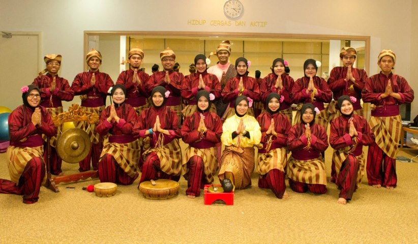 lovely: Lovely Masuk Pertandingan Dikir Barat????