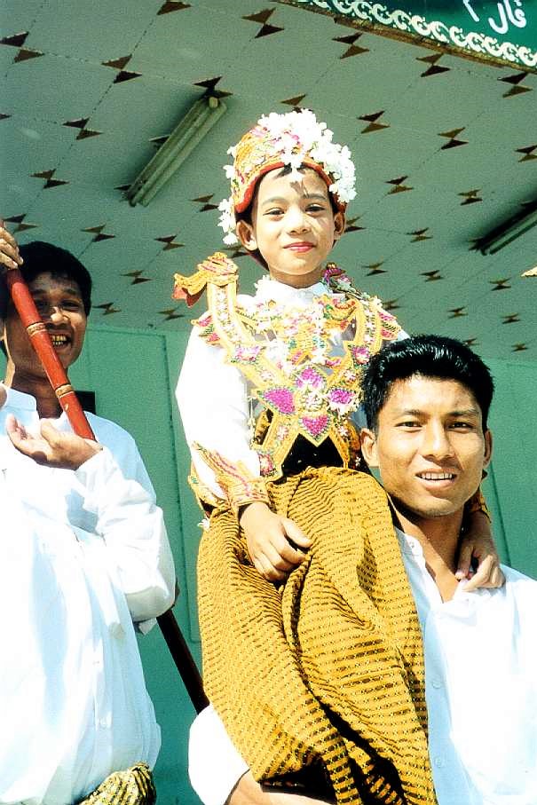 Enchanting SE Asia: Burma (Myanmar) - Rangoon Reminiscing Part 1: Bus ...