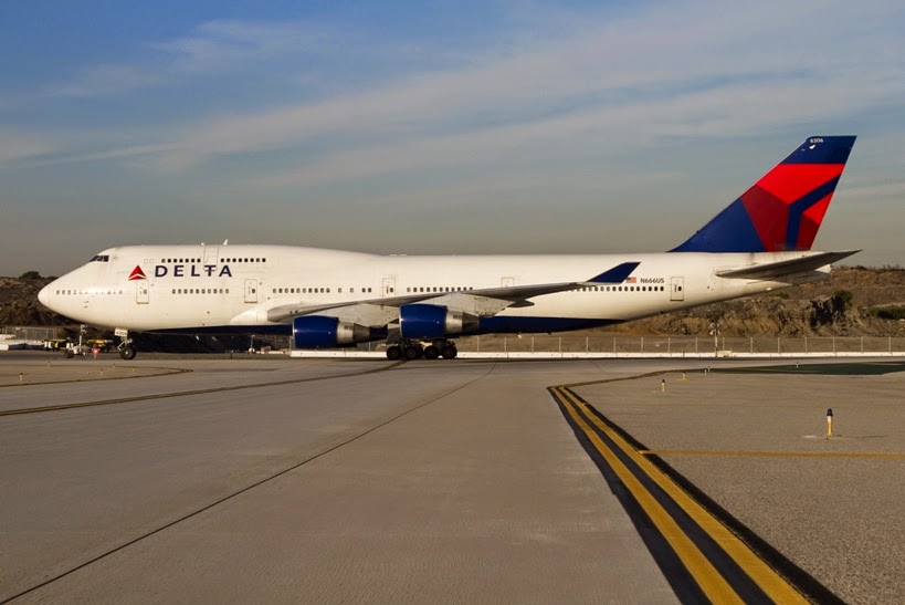 Flyingphotos Magazine News: DELTA AIR LINES - B747-400 - N666US