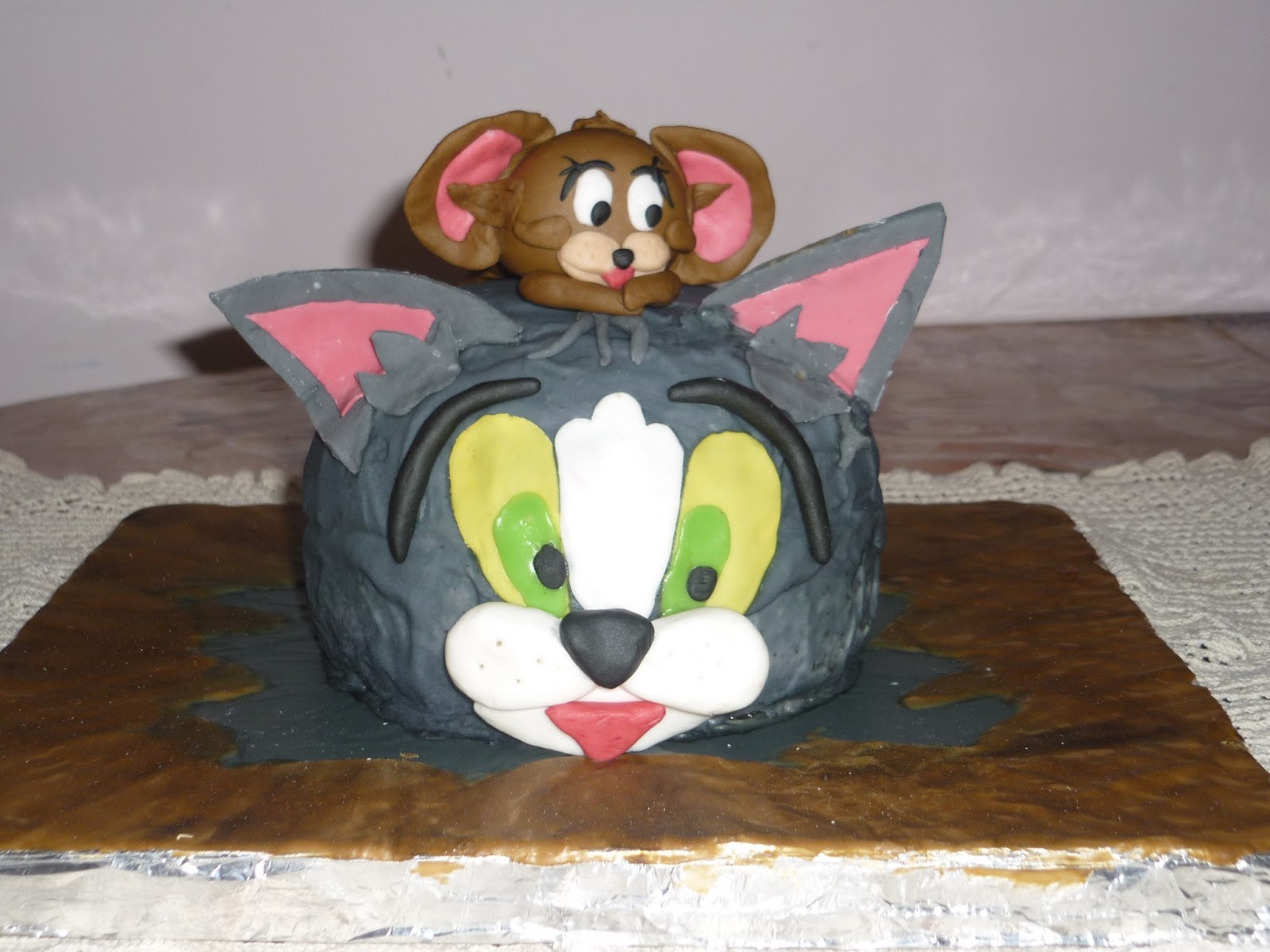 Helga's Cake Creations: Cartoon Character Cakes