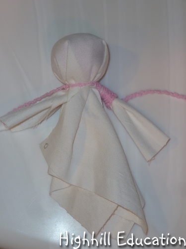 Highhill Homeschool: Simple Fabric-Yarn Doll Tutorial