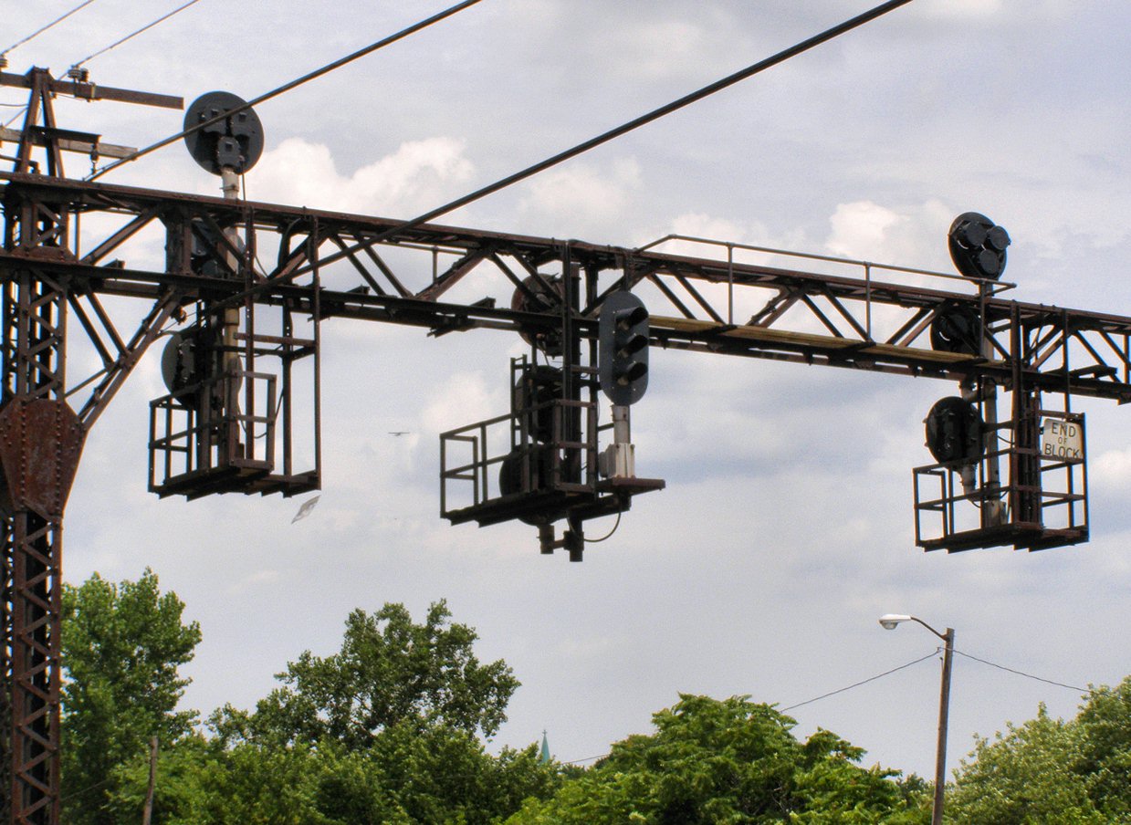 The Position Light: PHOTOS: METRA KENSINGTON Tower