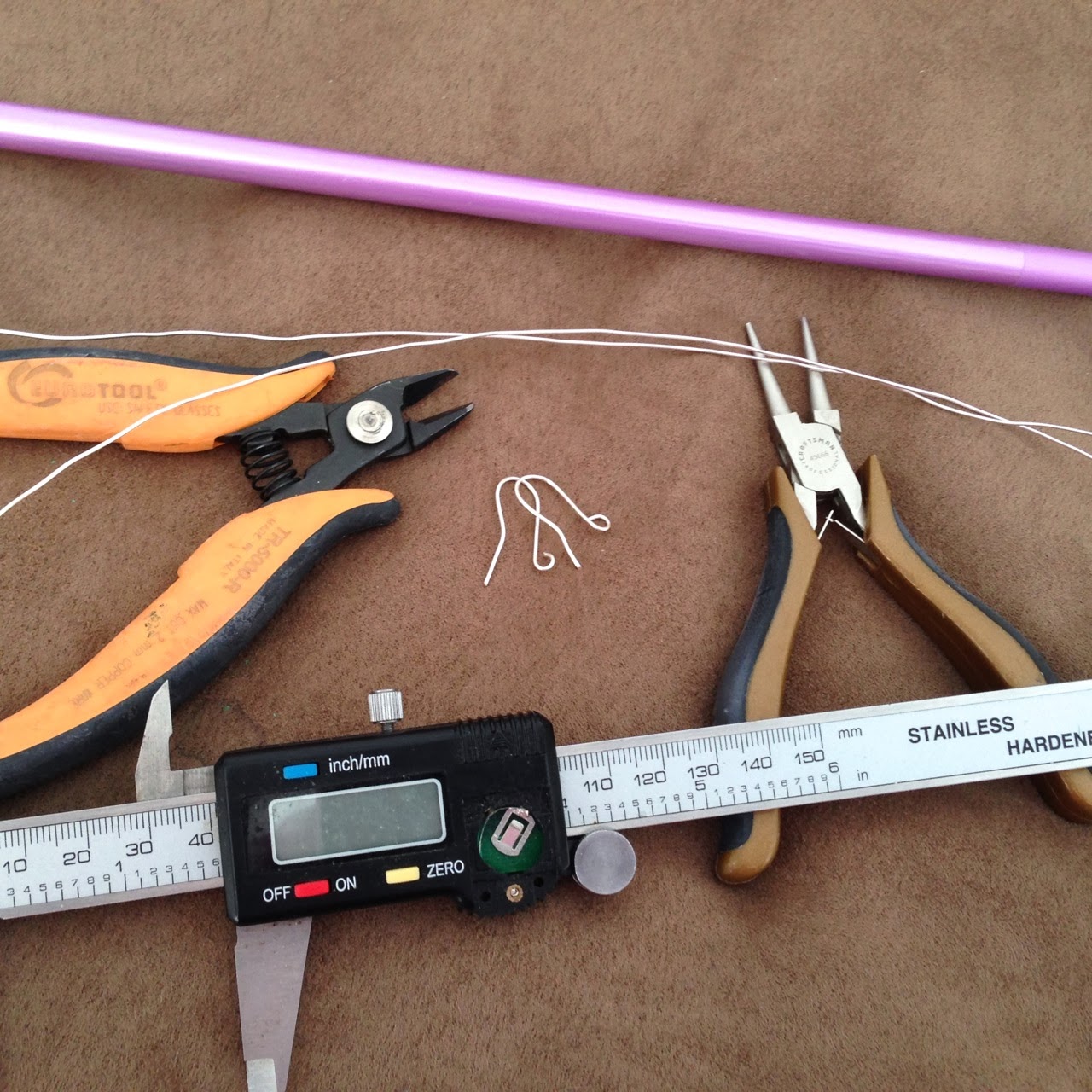 For the love of : Easy Peasy Wire Earring Tutorial - Doodles in a Half ...