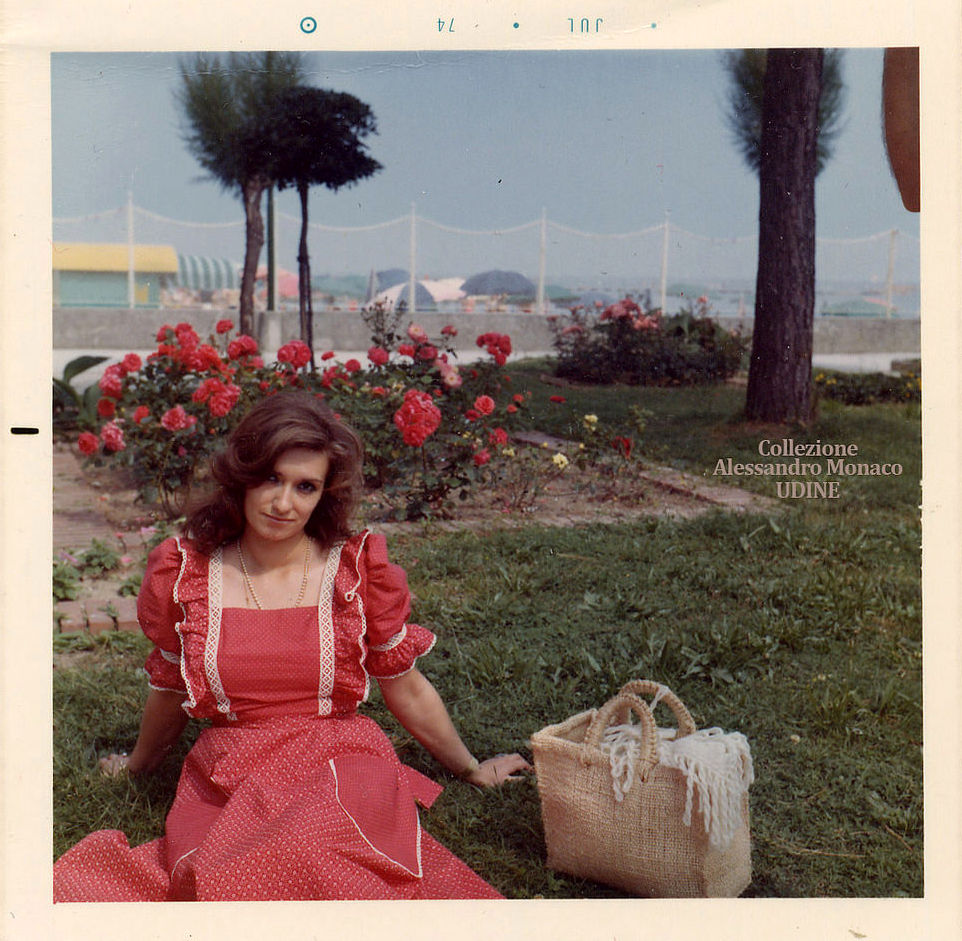 Instamatic Ladies: 31 Charming Photos of Italian Women in the 1960s and ...