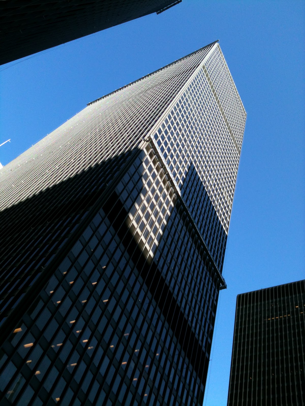MONOCHROMATIC AXONOMETRIC: Mies Toronto