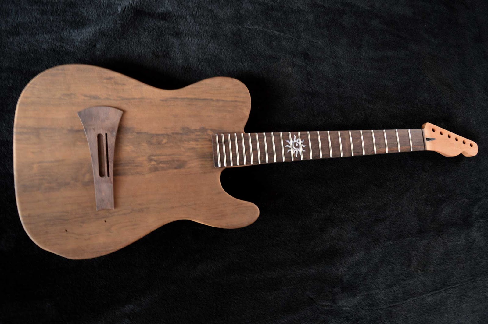 TL Nylon - Kaiser Guitars - Corpos e braços usinados em CNC