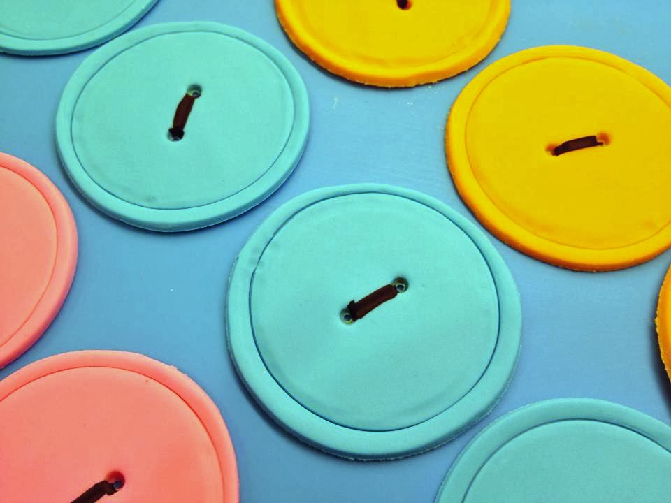 Top It Off!: Colorful Button Cupcake Toppers