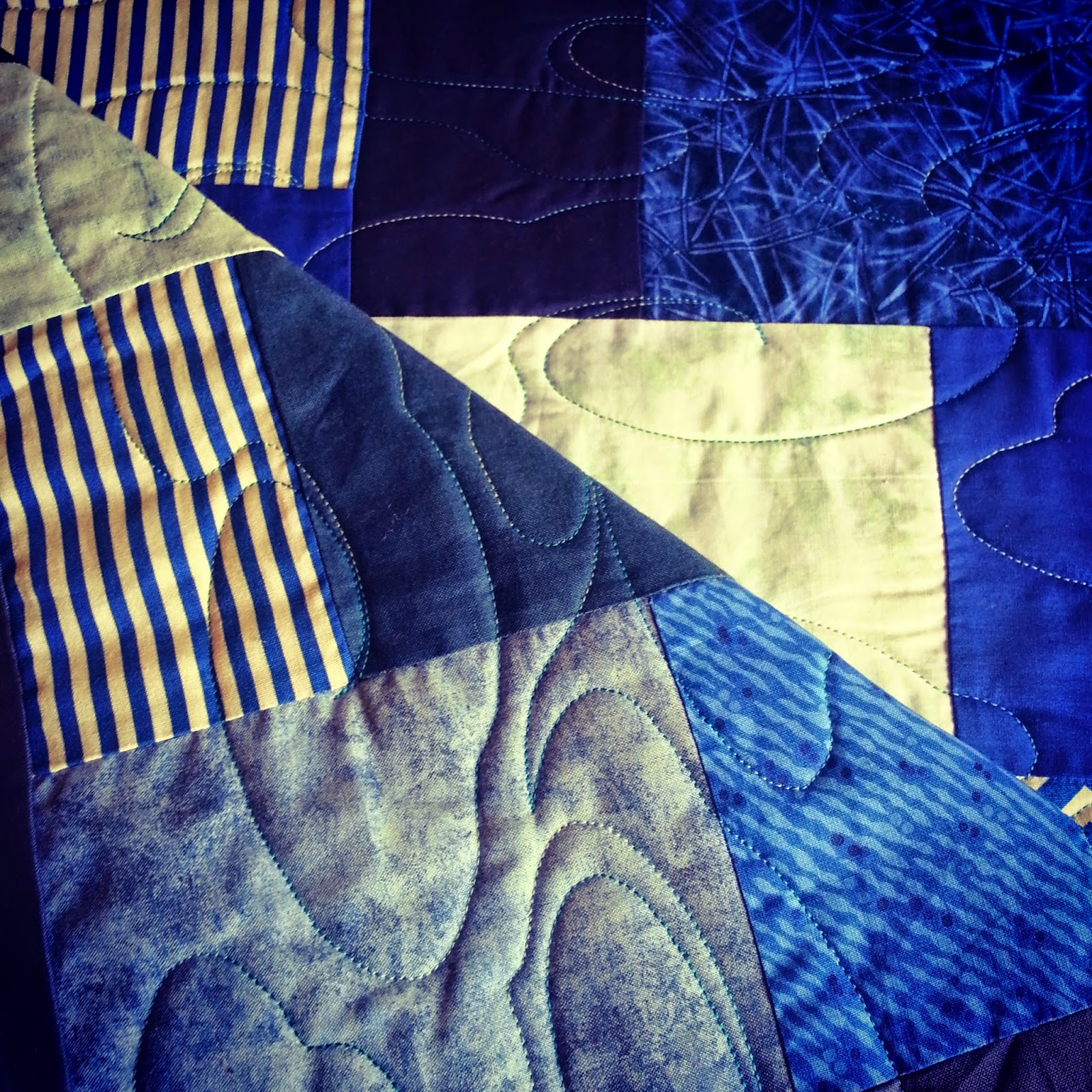 Darvanalee Designs Studio : Blue Heaven Quilt #42