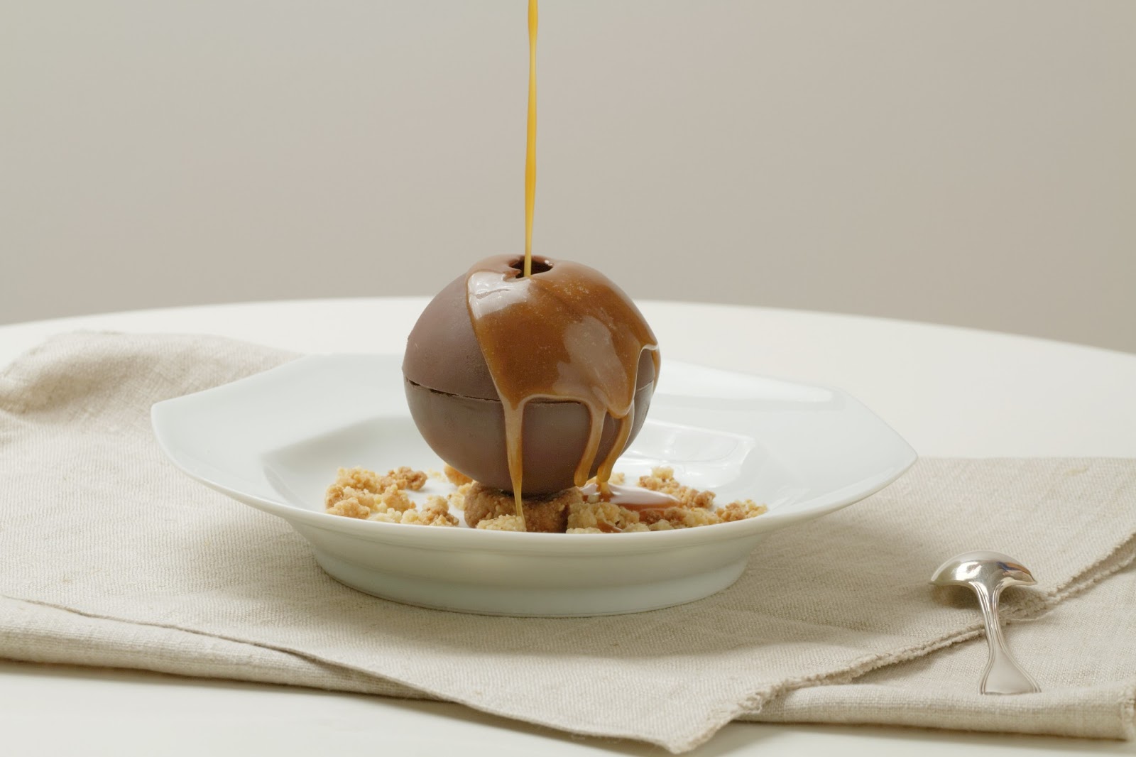 Sphère surprise en chocolat | Gourmande (ils) disent