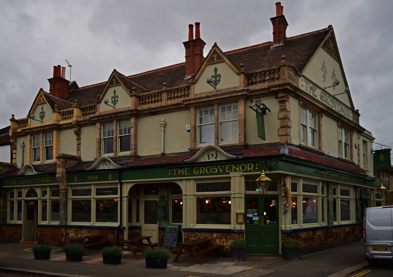 W-wa Jeziorki: A walk through my childhood Hanwell