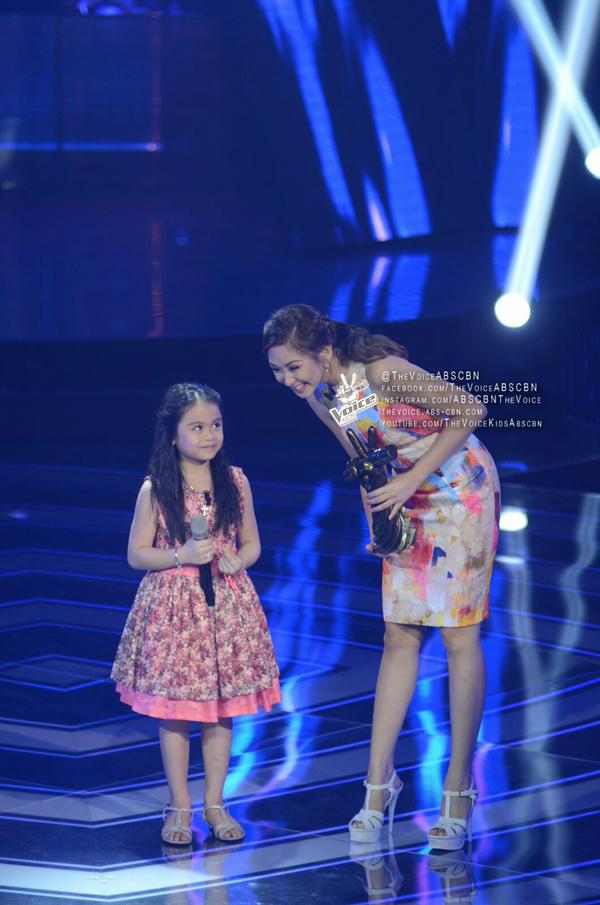 VIDEO: Mini Lea Salonga Esang de Torres turns 3 chairs on 'The Voice Kids'