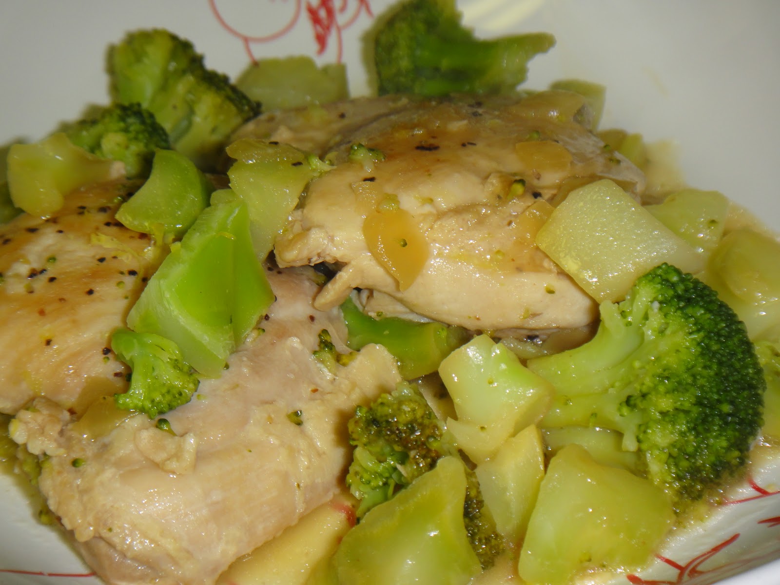 Plated Perfection: Lemon Chicken with Broccoli