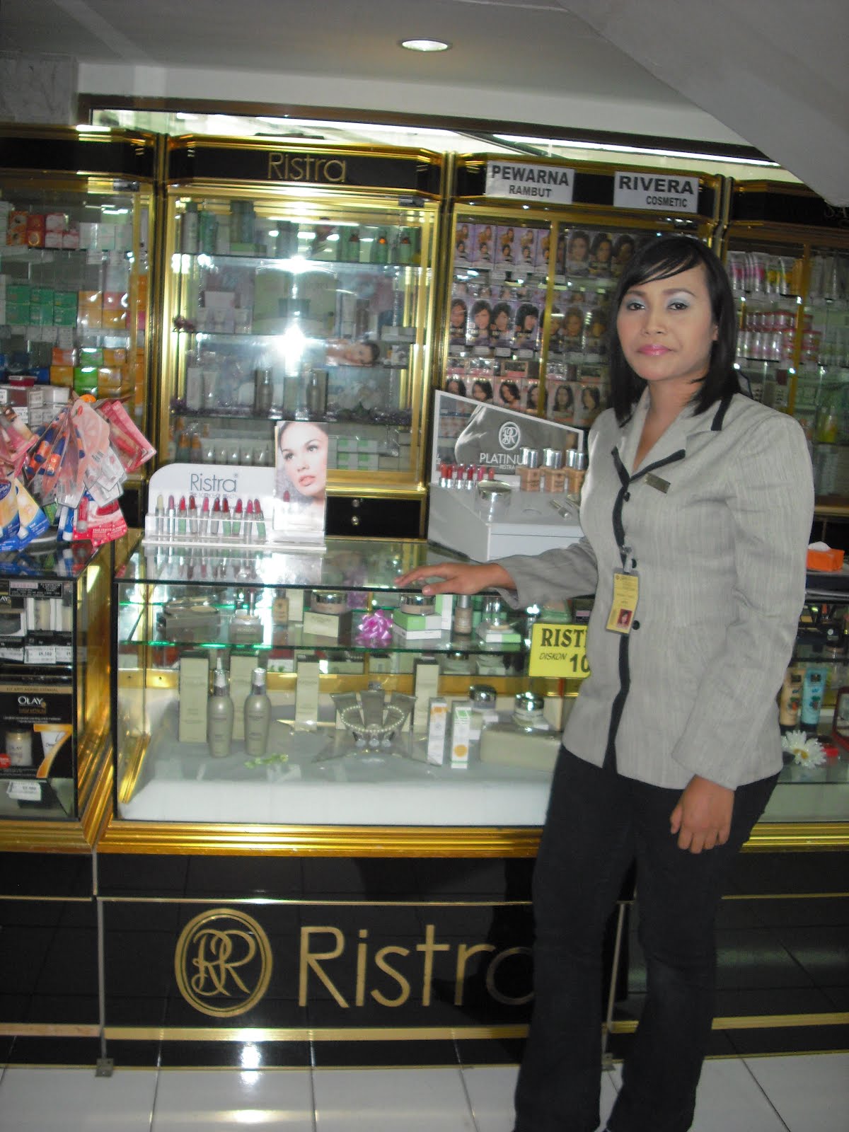 Ristra Skin Care Jatim: RISTRA COUNTER WITH BEAUTY CONSULTANT