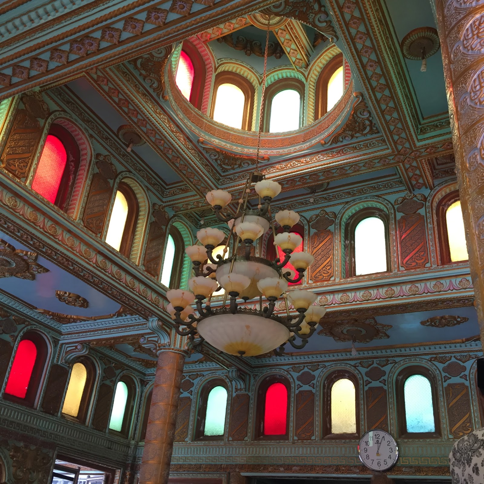 Dunia yang Kutemui: Masjid Tiban: kutemui keunikan tersendiri di sini.