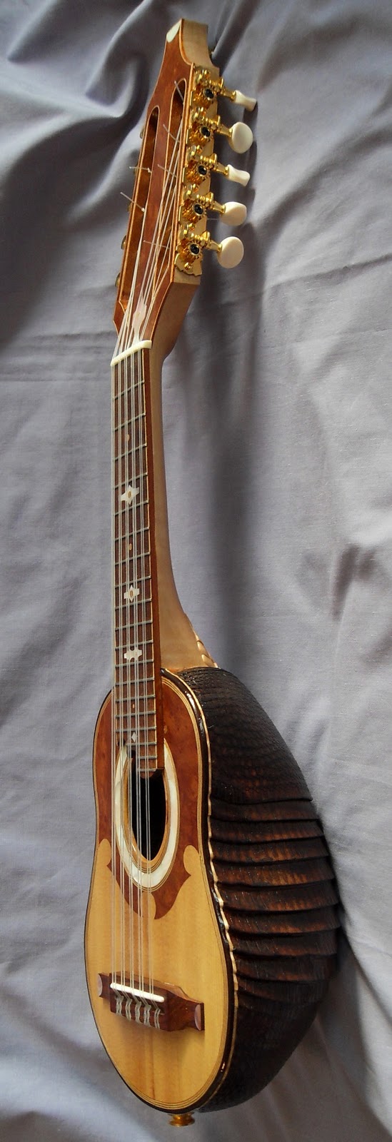 joel peyton, luthier: el charango