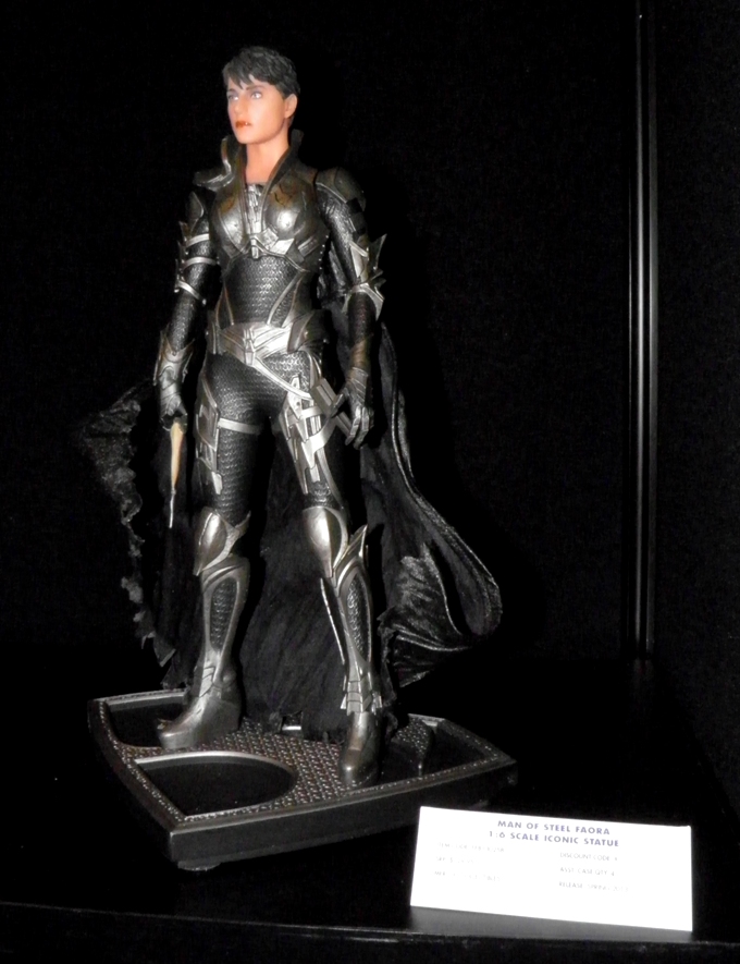 She's Fantastic: TOY FAIR 2013 Coverage - DC COLLECTIBLES!