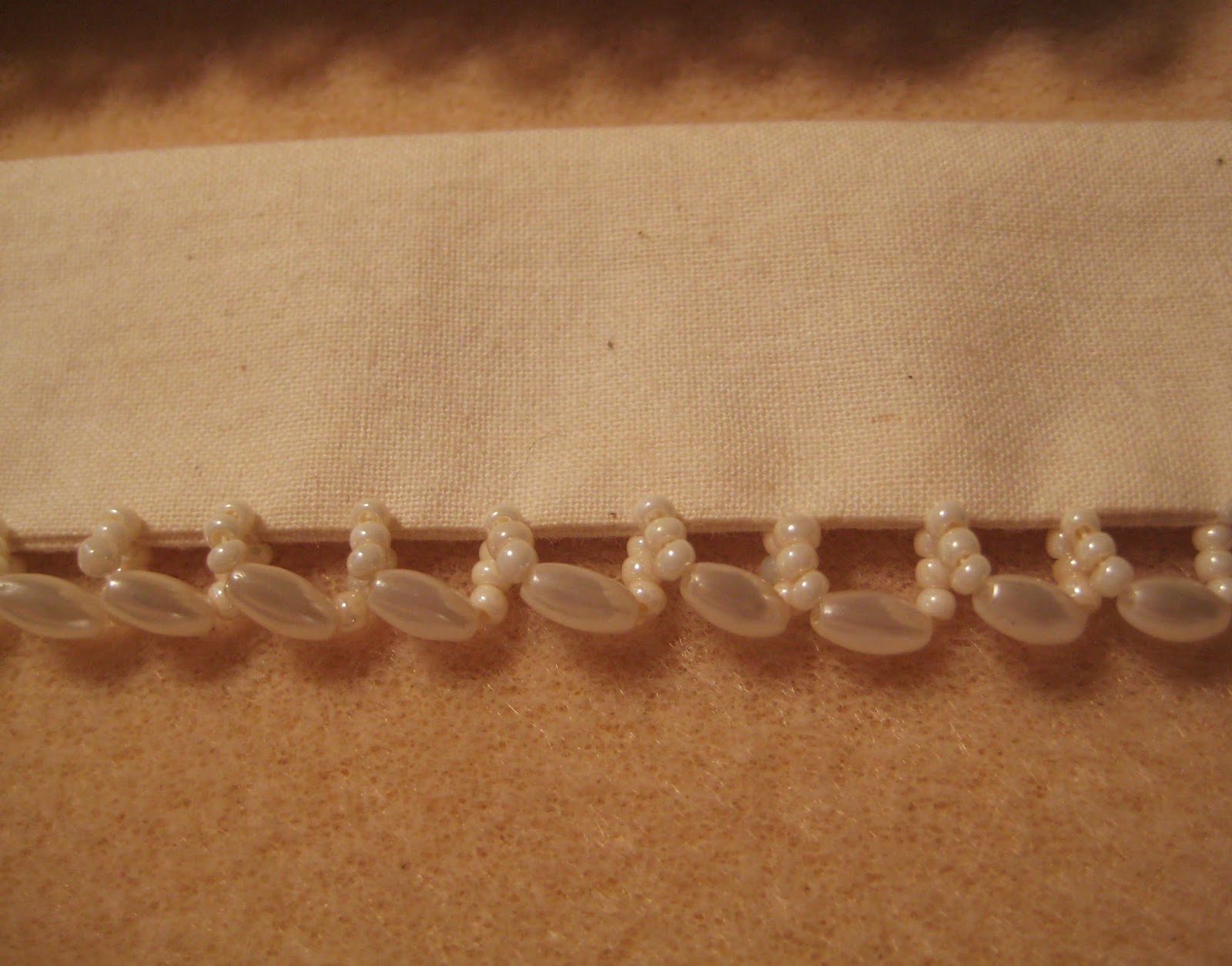 Bird Nest On The Ground: A Beaded Edge Tutorial for Louise