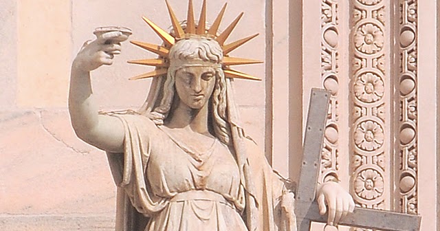 Milano, la Statua della Libertà sul Duomo Milano, la Statua della Libertà sul Duomo