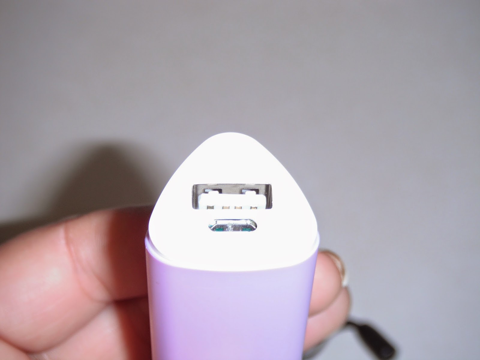 Britsy's Reviews: Review: Sentey Power Bank Brio 2800 mAh
