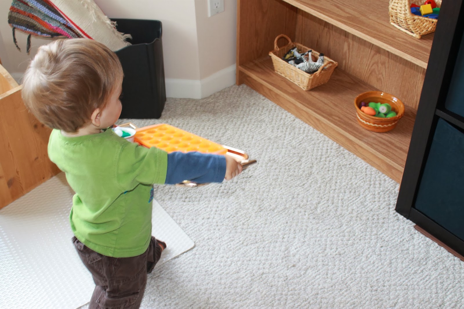 Montessori Beginnings: Montessori Shelves-Table Work