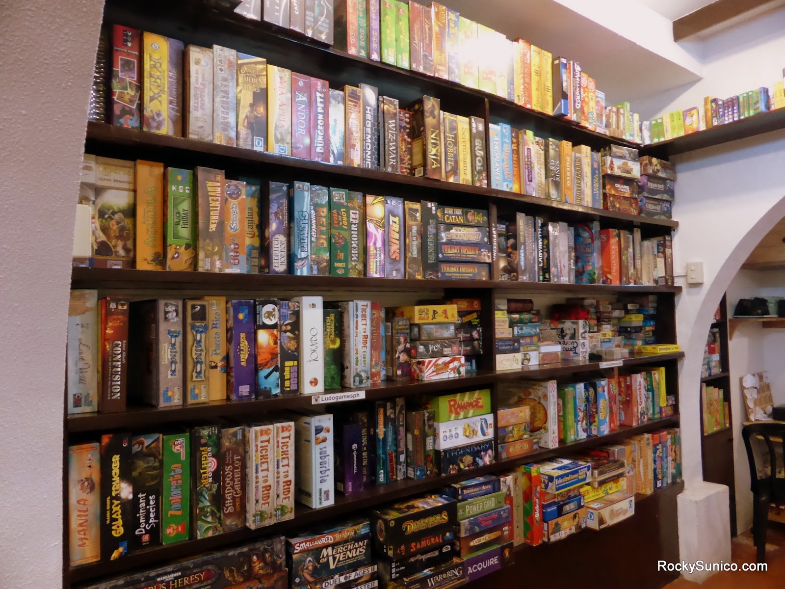 The Geeky Guide to Nearly Everything: [Gaming] Ludo: Boardgame Bar & Cafe
