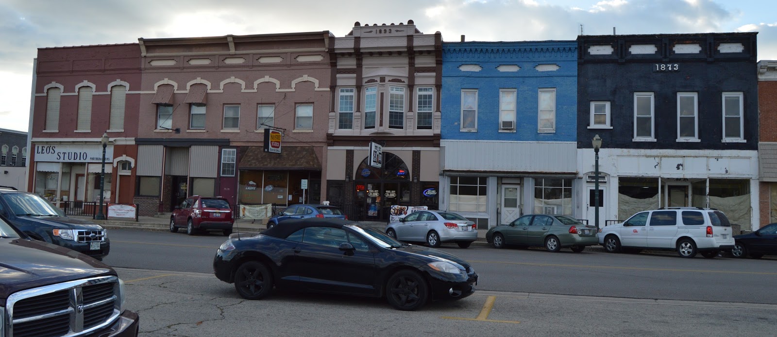 Towns and Nature: Mendota, IL: IC+CB&Q Union Depot and IC Freight House