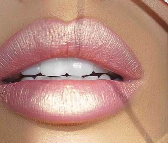 Lip Trend Alert: Metallic Lips
