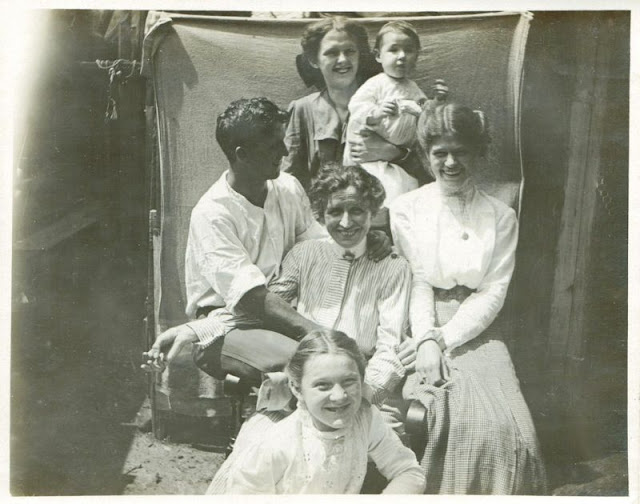 Simplicity, Peace, and Happiness: 50 Found Snapshots That Defined ...